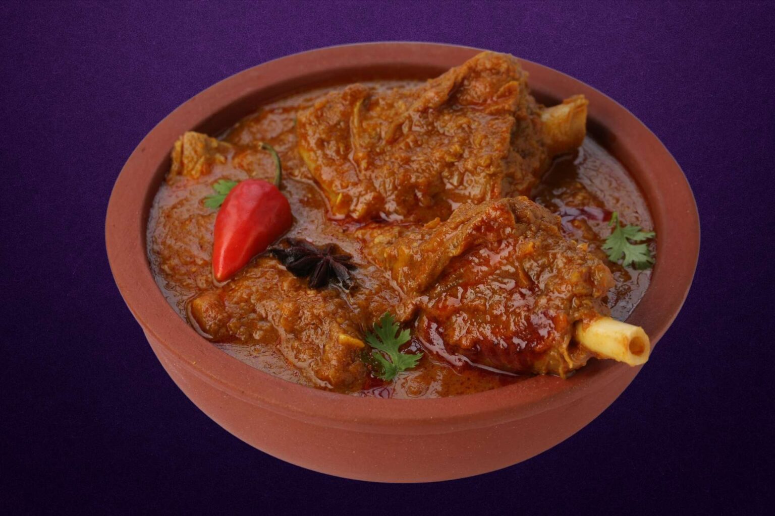 Indisk lammegryte av lammeskank, naan, kokosris og indisk salat